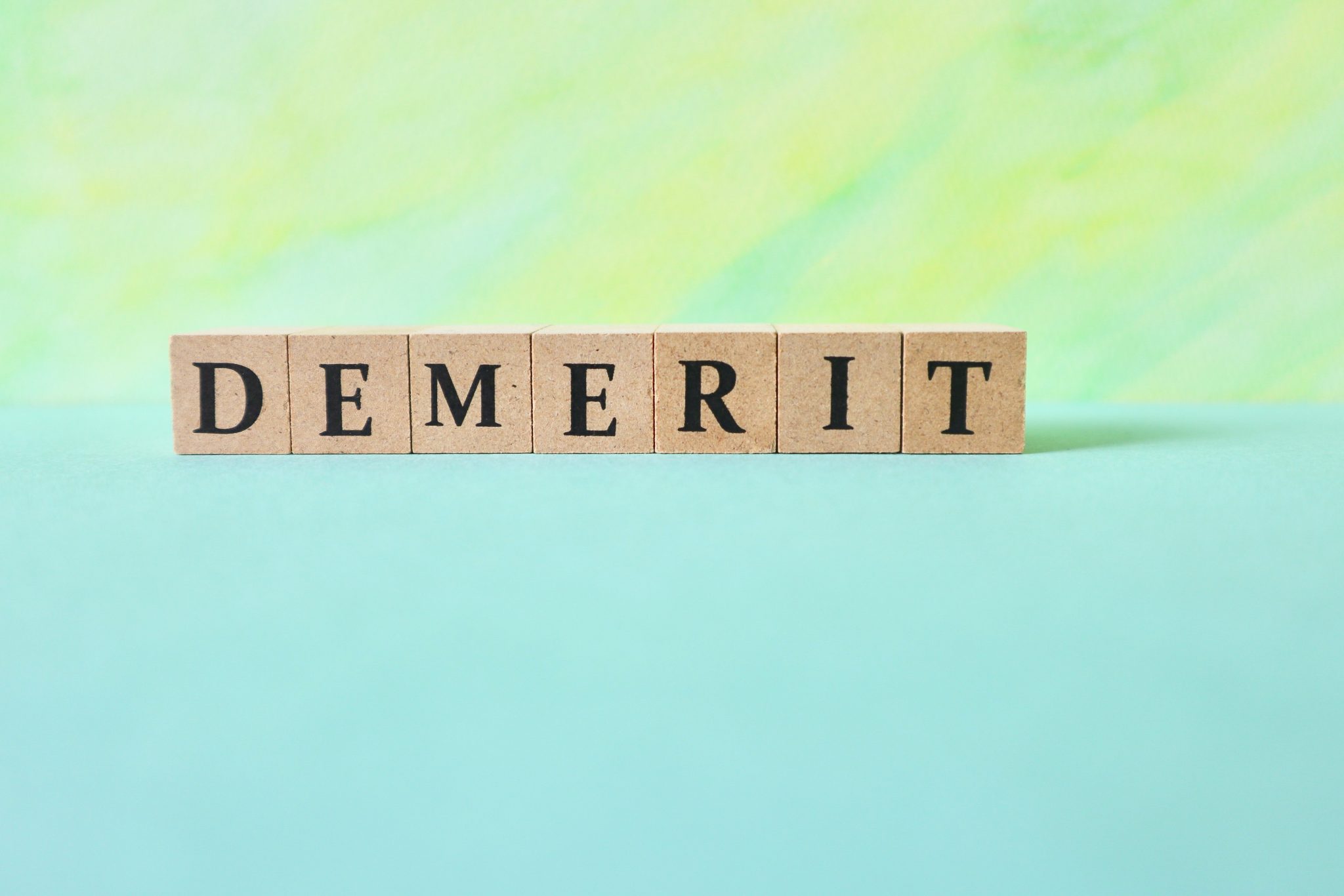 KGIとは？KPIとの違いや具体例・設定するメリットを解説｜株式会社DYM