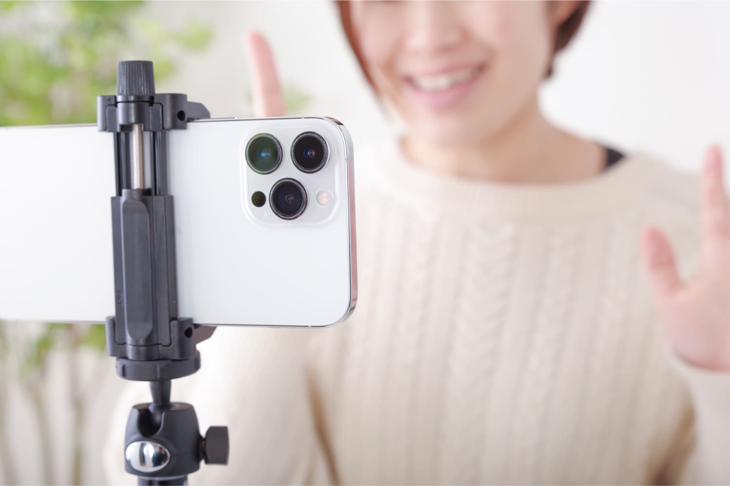 インフルエンサーとは？SNSでの影響力を解説｜株式会社DYM